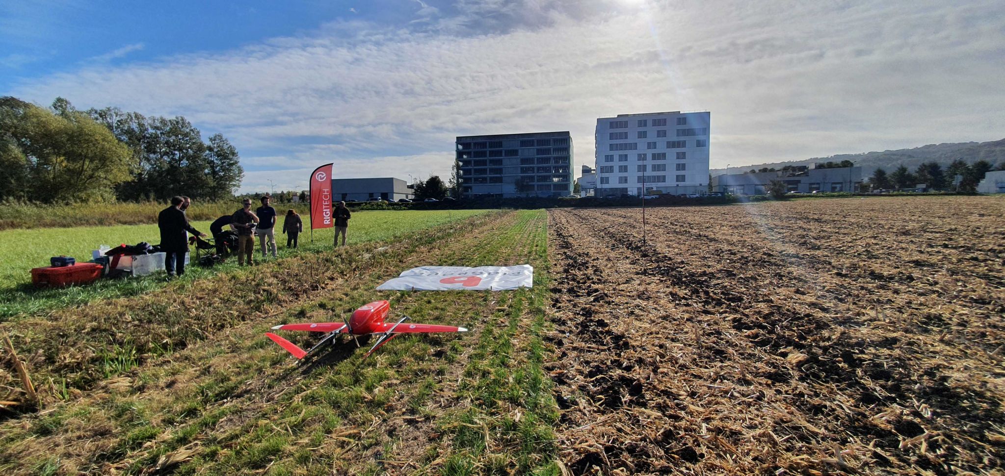 Deploying an inter-laboratory drone delivery network across France ...